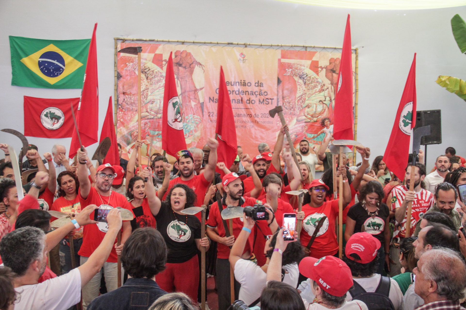 40 anos do MST | Página 13